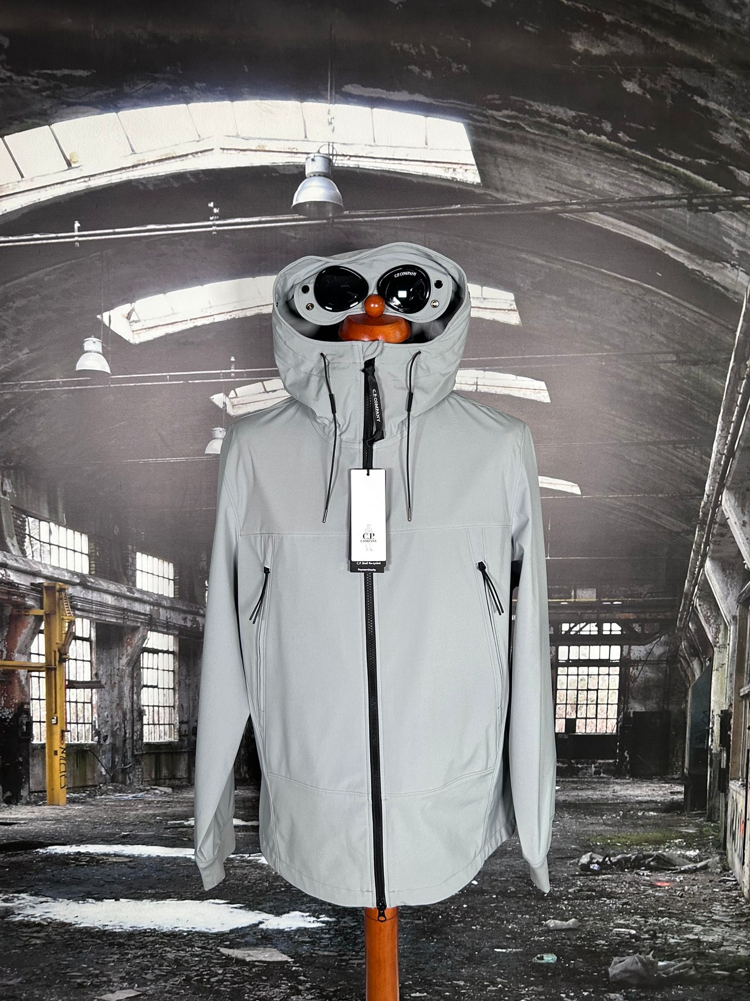 C.P. COMPANY SHELL-R GOGGLE JACKET - X Clothing