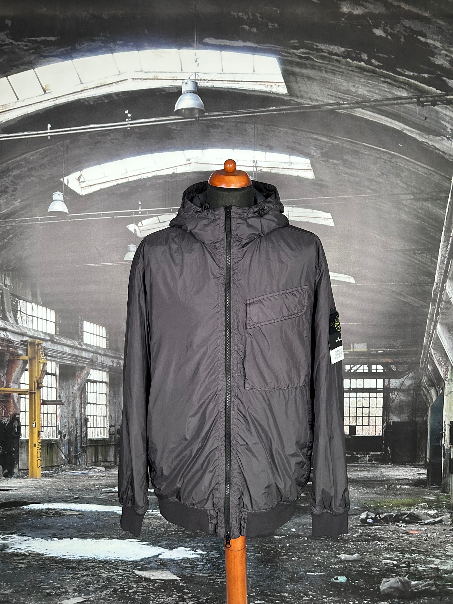 STONE ISLAND GARMENT DYED CRINKLE REPS R -NY WITH PRIMALOFT STONE ISLAND GARMENT DYED CRINKLE REPS R -NY WITH PRIMALOFT
