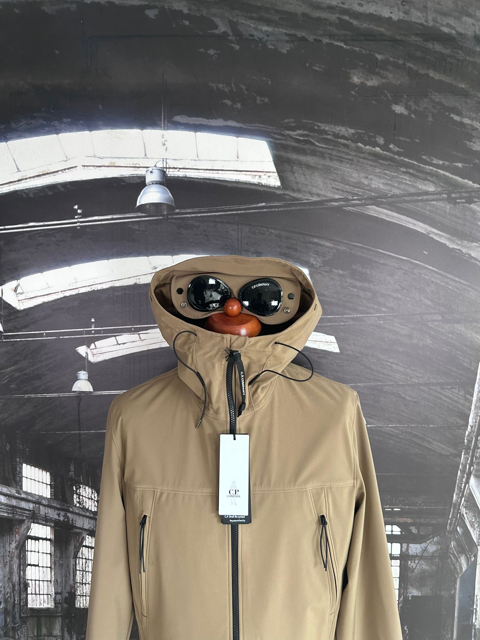 C.P. COMPANY SHELL R GOGGLE JACKET - X Clothing